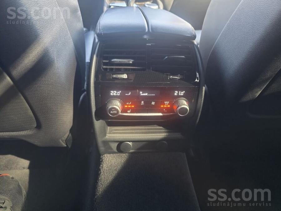White BMW 640 2018 in Riga, with an engine capacity of 3.00 L and mileage of 140 thousand km for 33000 €, photo 12 on AUTOMOTO.COM.LV