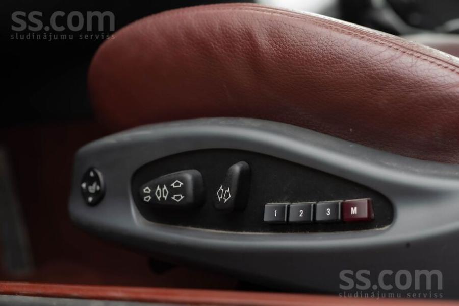 Black BMW 645 2003 in Riga, with an engine capacity of 4.40 L and mileage of 167 thousand km for 14990 €, photo 11 on AUTOMOTO.COM.LV