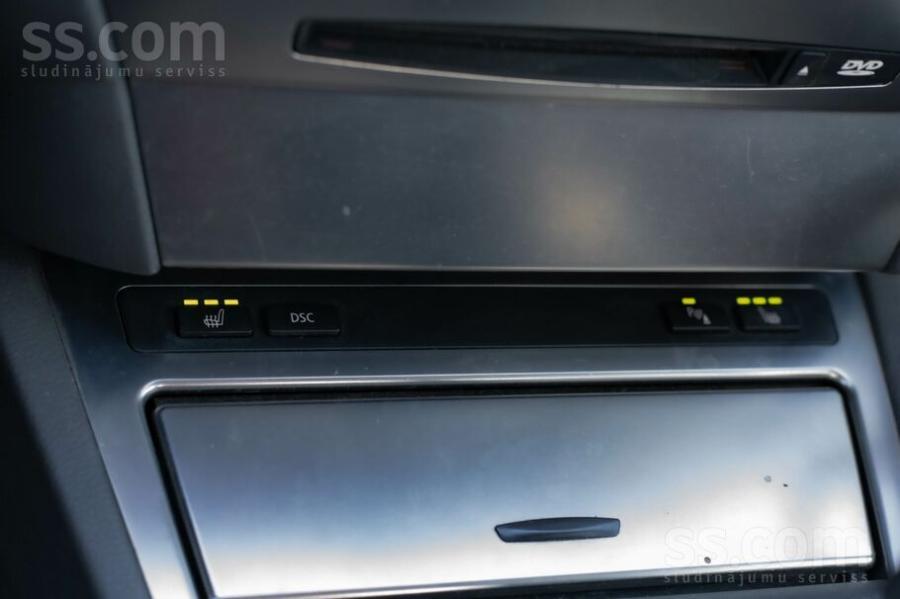 Black BMW 645 2003 in Riga, with an engine capacity of 4.40 L and mileage of 167 thousand km for 14990 €, photo 21 on AUTOMOTO.COM.LV