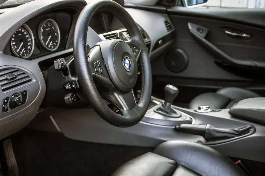 Pelēks BMW 645 2004 Rīga, ar dzinēja tilpumu 4.40 L un nobraukumu 216 tūkst. km par 15990 €, foto 13 vietnē AUTOMOTO.COM.LV