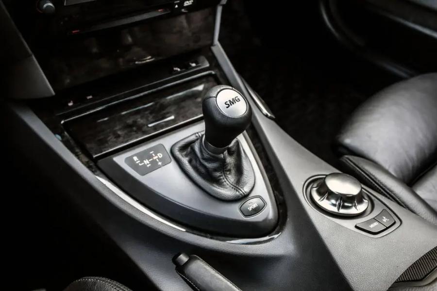Pelēks BMW 645 2004 Rīga, ar dzinēja tilpumu 4.40 L un nobraukumu 216 tūkst. km par 15990 €, foto 14 vietnē AUTOMOTO.COM.LV