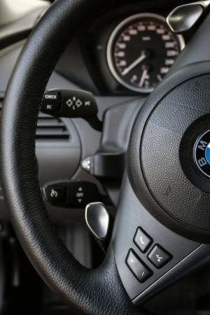 Pelēks BMW 645 2004 Rīga, ar dzinēja tilpumu 4.40 L un nobraukumu 216 tūkst. km par 15990 €, foto 16 vietnē AUTOMOTO.COM.LV