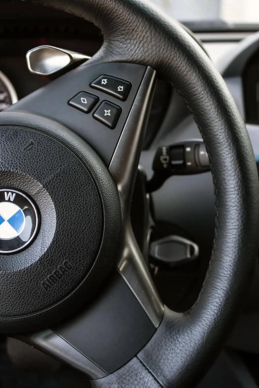 Pelēks BMW 645 2004 Rīga, ar dzinēja tilpumu 4.40 L un nobraukumu 216 tūkst. km par 15990 €, foto 17 vietnē AUTOMOTO.COM.LV