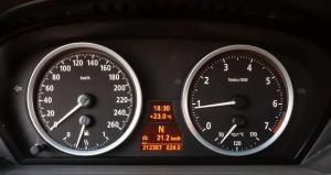 Pelēks BMW 645 2004 Rīga, ar dzinēja tilpumu 4.40 L un nobraukumu 216 tūkst. km par 15990 €, foto 18 vietnē AUTOMOTO.COM.LV