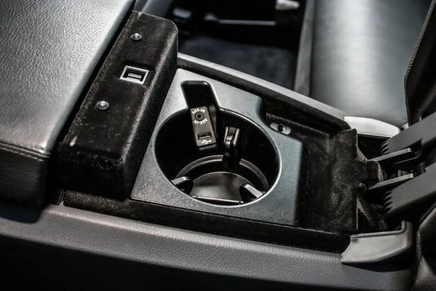 Pelēks BMW 645 2004 Rīga, ar dzinēja tilpumu 4.40 L un nobraukumu 216 tūkst. km par 15990 €, foto 24 vietnē AUTOMOTO.COM.LV