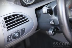 Pelēks BMW 645 2004 Rīga, ar dzinēja tilpumu 4.40 L un nobraukumu 233 tūkst. km par 7495 €, foto 17 vietnē AUTOMOTO.COM.LV