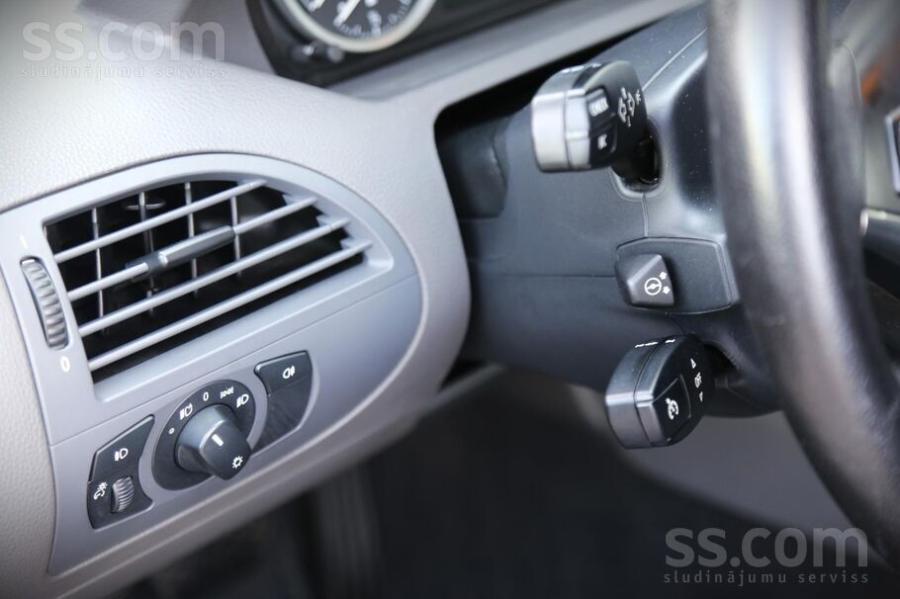 Pelēks BMW 645 2004 Rīga, ar dzinēja tilpumu 4.40 L un nobraukumu 233 tūkst. km par 7495 €, foto 17 vietnē AUTOMOTO.COM.LV