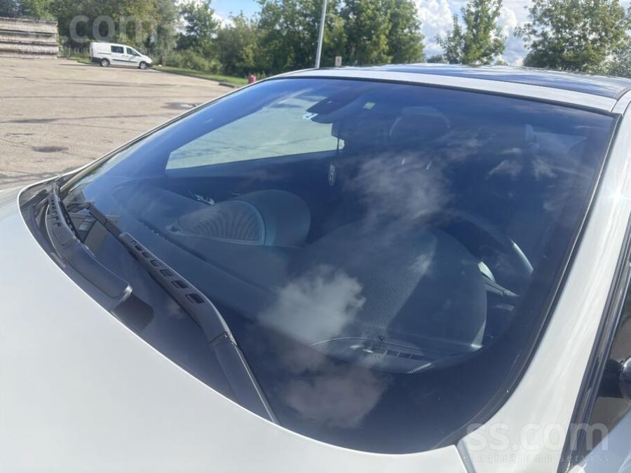 Balts BMW 645 2004 Rīga, ar dzinēja tilpumu 4.40 L un nobraukumu 91 tūkst. km par 10500 €, foto 24 vietnē AUTOMOTO.COM.LV