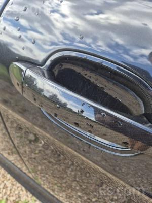 Melns BMW 650 2008 Cēsis, ar dzinēja tilpumu 4.80 L un nobraukumu 283 tūkst. km par 8900 €, foto 16 vietnē AUTOMOTO.COM.LV