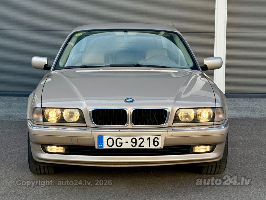 Smilšu krāsa BMW 7 Series 1998 Tallina, ar dzinēja tilpumu 3.50 L un nobraukumu 195 tūkst. km par 9900 €, foto 3 vietnē AUTOMOTO.COM.LV