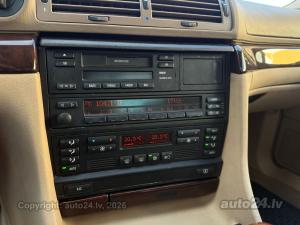 Smilšu krāsa BMW 7 Series 1998 Tallina, ar dzinēja tilpumu 3.50 L un nobraukumu 195 tūkst. km par 9900 €, foto 17 vietnē AUTOMOTO.COM.LV