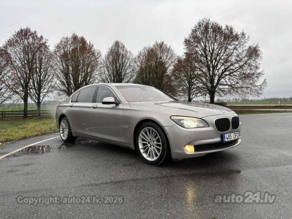 Smilšu krāsa BMW 7 Series 2010 Tallina, ar dzinēja tilpumu 3.00 L un nobraukumu 305 tūkst. km par 12500 €, foto 1 vietnē AUTOMOTO.COM.LV