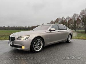 Smilšu krāsa BMW 7 Series 2010 Tallina, ar dzinēja tilpumu 3.00 L un nobraukumu 305 tūkst. km par 12500 €, foto 2 vietnē AUTOMOTO.COM.LV