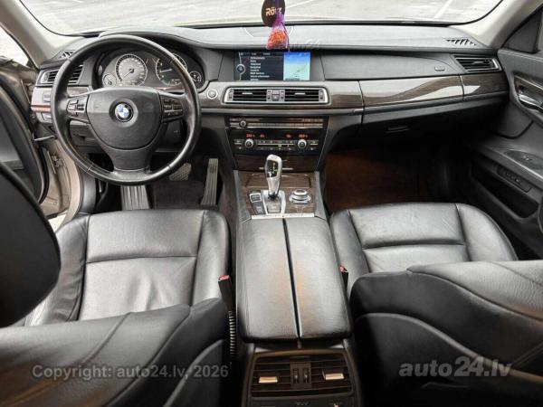 Beige BMW 7 Series 2010 in Tallinn, with an engine capacity of 3.00 L and mileage of 305 thousand km for 12500 €, photo 10 on AUTOMOTO.COM.LV