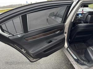Smilšu krāsa BMW 7 Series 2010 Tallina, ar dzinēja tilpumu 3.00 L un nobraukumu 305 tūkst. km par 12500 €, foto 12 vietnē AUTOMOTO.COM.LV