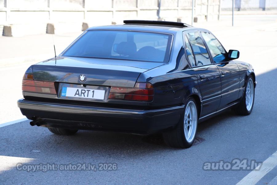 Black BMW 7 Series 1993 in Tallinn, with an engine capacity of 3.00 L and mileage of 444 thousand km for 10900 €, photo 5 on AUTOMOTO.COM.LV