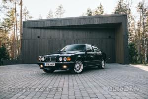 Melns BMW 7 Series 1994 Tallina, ar dzinēja tilpumu 5.00 L un nobraukumu 217 tūkst. km par 13499 €, foto  vietnē AUTOMOTO.COM.LV