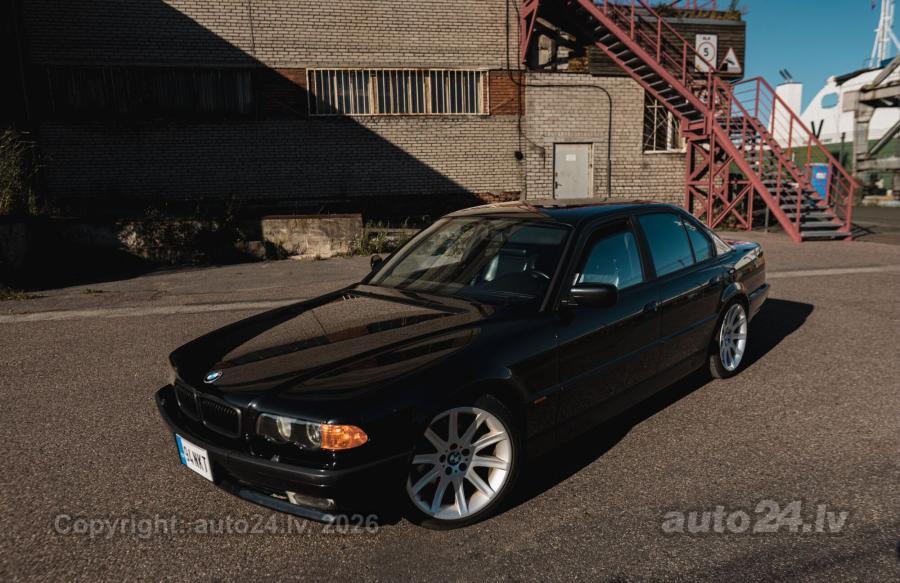 Melns BMW 7 Series 1995 Tallina, ar dzinēja tilpumu 4.00 L un nobraukumu 0 tūkst. km par 15500 €, foto 1 vietnē AUTOMOTO.COM.LV