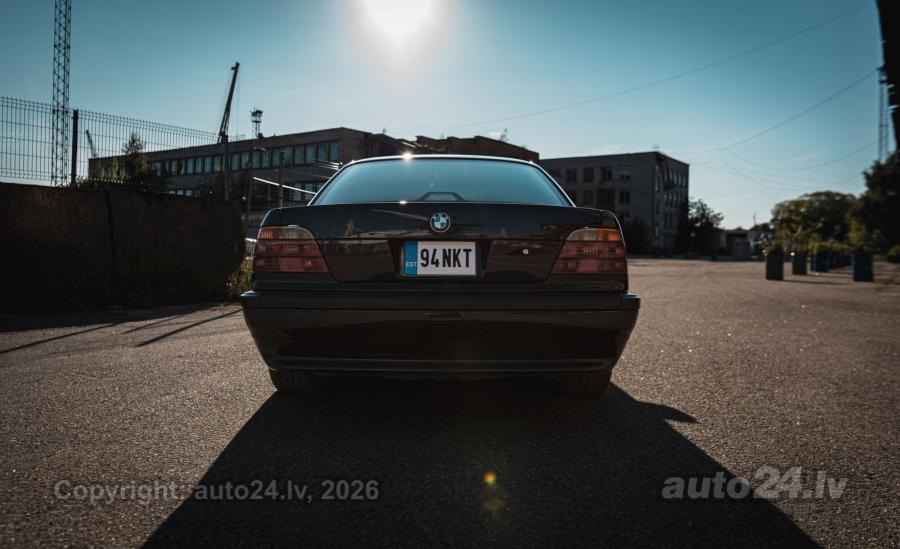 Melns BMW 7 Series 1995 Tallina, ar dzinēja tilpumu 4.00 L un nobraukumu 0 tūkst. km par 15500 €, foto 6 vietnē AUTOMOTO.COM.LV