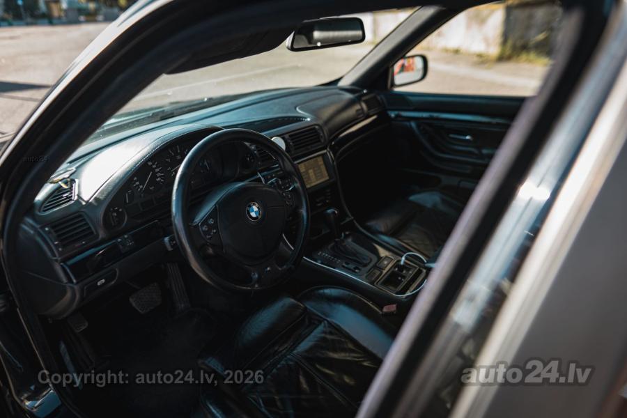 Melns BMW 7 Series 1995 Tallina, ar dzinēja tilpumu 4.00 L un nobraukumu 0 tūkst. km par 15500 €, foto 9 vietnē AUTOMOTO.COM.LV