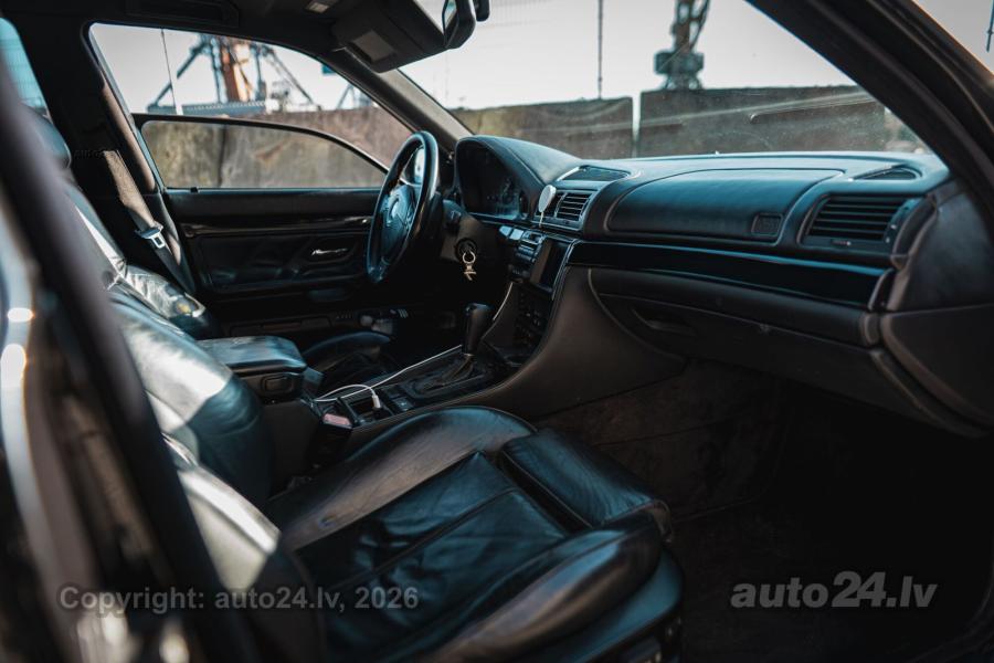 Melns BMW 7 Series 1995 Tallina, ar dzinēja tilpumu 4.00 L un nobraukumu 0 tūkst. km par 15500 €, foto 11 vietnē AUTOMOTO.COM.LV