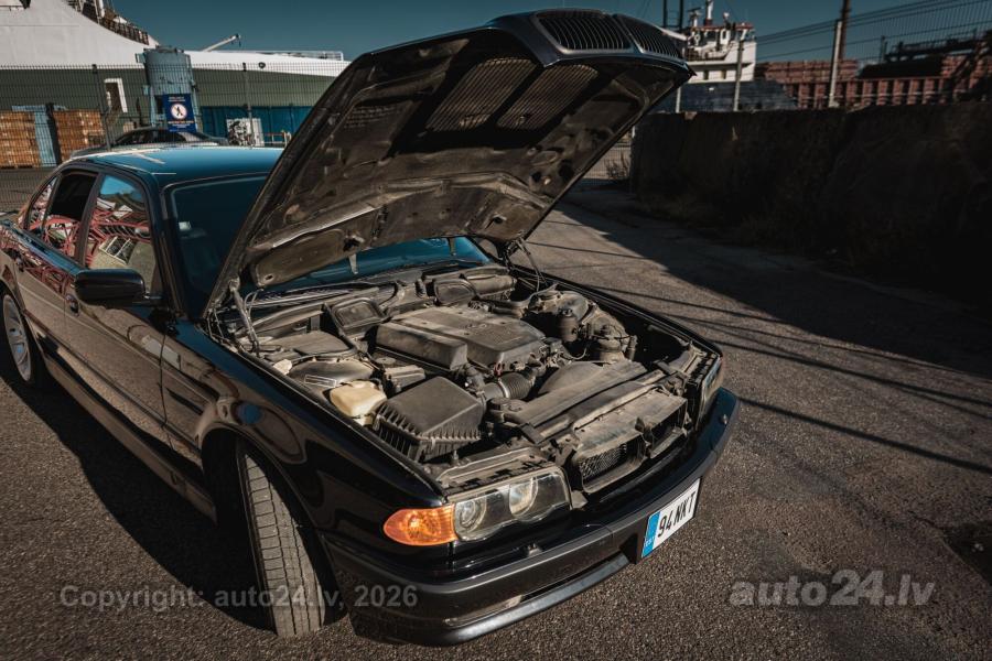 Melns BMW 7 Series 1995 Tallina, ar dzinēja tilpumu 4.00 L un nobraukumu 0 tūkst. km par 15500 €, foto 14 vietnē AUTOMOTO.COM.LV