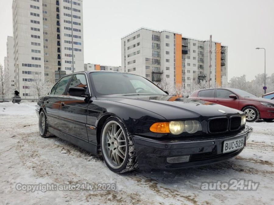 Melns BMW 7 Series 1998 Tallina, ar dzinēja tilpumu 4.40 L un nobraukumu 295 tūkst. km par 4599 €, foto 1 vietnē AUTOMOTO.COM.LV