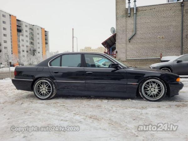 Black BMW 7 Series 1998 in Tallinn, with an engine capacity of 4.40 L and mileage of 295 thousand km for 4599 €, photo 4 on AUTOMOTO.COM.LV