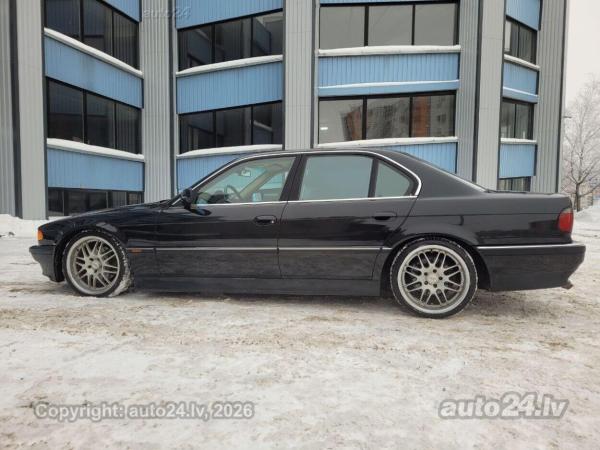 Black BMW 7 Series 1998 in Tallinn, with an engine capacity of 4.40 L and mileage of 295 thousand km for 4599 €, photo 5 on AUTOMOTO.COM.LV