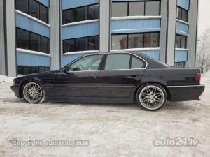 Melns BMW 7 Series 1998 Tallina, ar dzinēja tilpumu 4.40 L un nobraukumu 295 tūkst. km par 4599 €, foto 5 vietnē AUTOMOTO.COM.LV