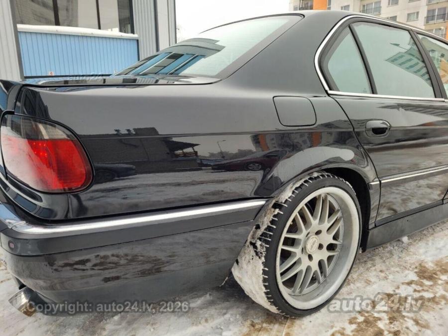 Melns BMW 7 Series 1998 Tallina, ar dzinēja tilpumu 4.40 L un nobraukumu 295 tūkst. km par 4599 €, foto 13 vietnē AUTOMOTO.COM.LV
