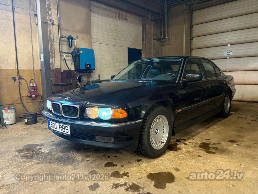 Melns BMW 7 Series 2000 Tallina, ar dzinēja tilpumu 2.80 L un nobraukumu 227 tūkst. km par 9900 €, foto 1 vietnē AUTOMOTO.COM.LV