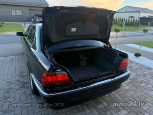 Melns BMW 7 Series 2000 Tartu, ar dzinēja tilpumu 2.80 L un nobraukumu 230 tūkst. km par 9999 €, foto 9 vietnē AUTOMOTO.COM.LV