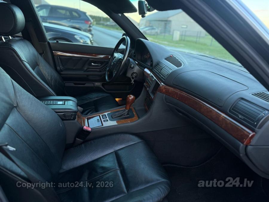 Melns BMW 7 Series 2000 Tartu, ar dzinēja tilpumu 2.80 L un nobraukumu 230 tūkst. km par 9999 €, foto 12 vietnē AUTOMOTO.COM.LV