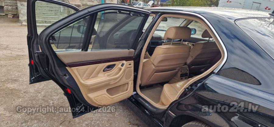 Melns BMW 7 Series 2001 Tallina, ar dzinēja tilpumu 2.90 L un nobraukumu 540 tūkst. km par 8500 €, foto 13 vietnē AUTOMOTO.COM.LV