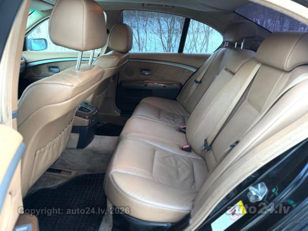 Melns BMW 7 Series 2002 Tallina, ar dzinēja tilpumu 3.00 L un nobraukumu 0 tūkst. km par 2990 €, foto 8 vietnē AUTOMOTO.COM.LV