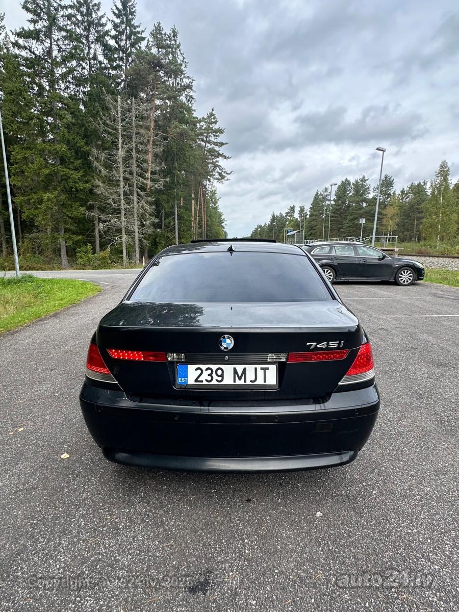 Black BMW 7 Series 2002 in Tallinn, with an engine capacity of 4.40 L and mileage of 395 thousand km for 2300 €, photo 5 on AUTOMOTO.COM.LV