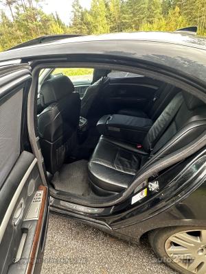 Black BMW 7 Series 2002 in Tallinn, with an engine capacity of 4.40 L and mileage of 395 thousand km for 2300 €, photo 9 on AUTOMOTO.COM.LV