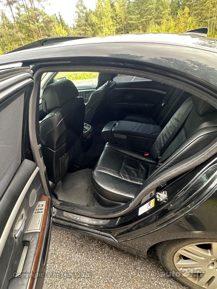 Black BMW 7 Series 2002 in Tallinn, with an engine capacity of 4.40 L and mileage of 395 thousand km for 2300 €, photo 9 on AUTOMOTO.COM.LV