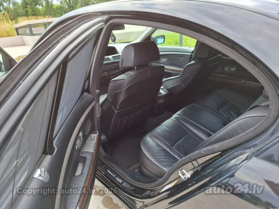 Melns BMW 7 Series 2003 Narva, ar dzinēja tilpumu 3.00 L un nobraukumu 347 tūkst. km par 3000 €, foto 6 vietnē AUTOMOTO.COM.LV
