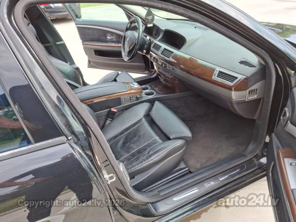 Melns BMW 7 Series 2003 Narva, ar dzinēja tilpumu 3.00 L un nobraukumu 347 tūkst. km par 3000 €, foto 7 vietnē AUTOMOTO.COM.LV