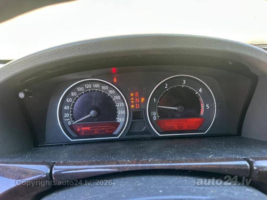 Melns BMW 7 Series 2003 Tallina, ar dzinēja tilpumu 3.00 L un nobraukumu 400 tūkst. km par 1299 €, foto 9 vietnē AUTOMOTO.COM.LV