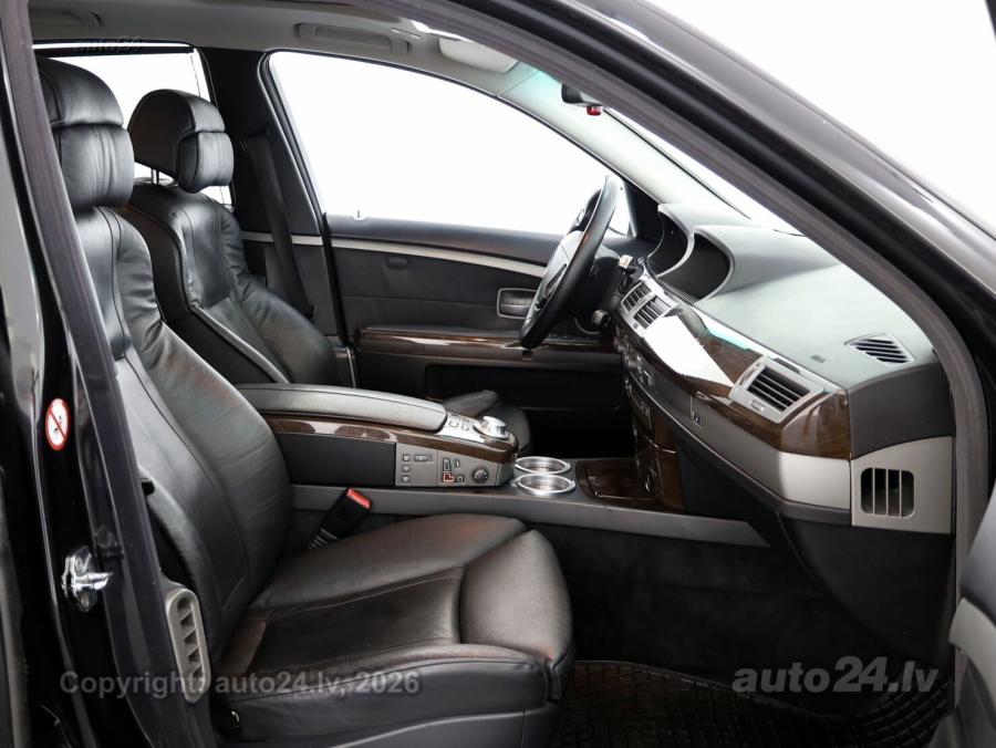 Черный БМВ 7 Серия 2004 в Таллин, объемом двигателя 3.90 л и пробегом 415 тыс. км за 2499 €, фото 7 на AUTOMOTO.COM.LV