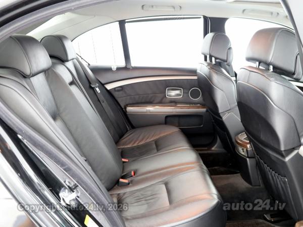 Melns BMW 7 Series 2004 Tallina, ar dzinēja tilpumu 3.90 L un nobraukumu 415 tūkst. km par 2499 €, foto 7 vietnē AUTOMOTO.COM.LV