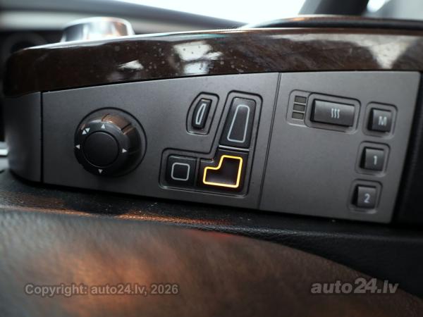 Melns BMW 7 Series 2004 Tallina, ar dzinēja tilpumu 3.90 L un nobraukumu 415 tūkst. km par 2499 €, foto 8 vietnē AUTOMOTO.COM.LV