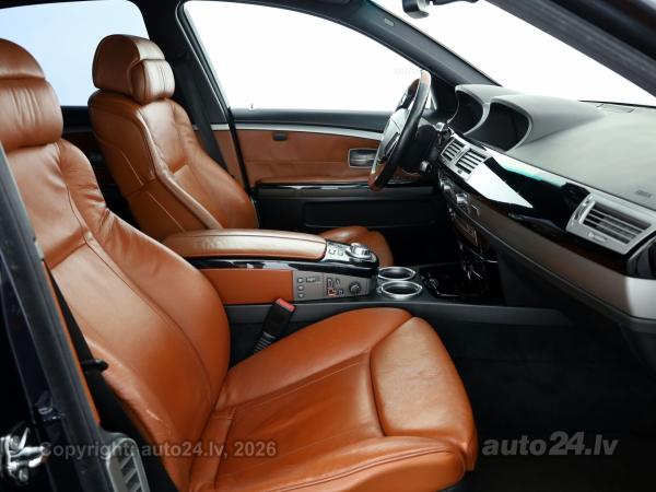 Melns BMW 7 Series 2006 Tallina, ar dzinēja tilpumu 3.00 L un nobraukumu 369 tūkst. km par 2999 €, foto 5 vietnē AUTOMOTO.COM.LV