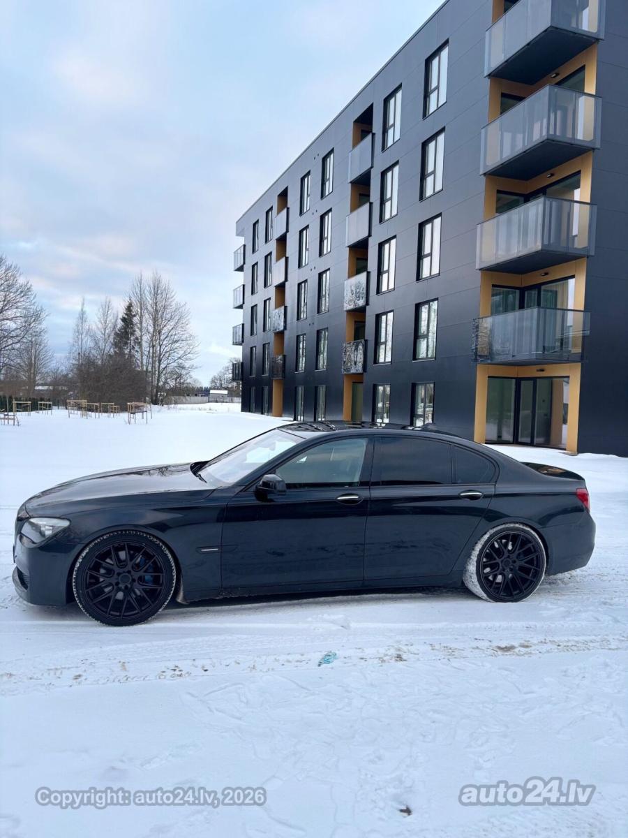 Melns BMW 7 Series 2008 Tartu, ar dzinēja tilpumu 3.00 L un nobraukumu 360 tūkst. km par 10699 €, foto 2 vietnē AUTOMOTO.COM.LV