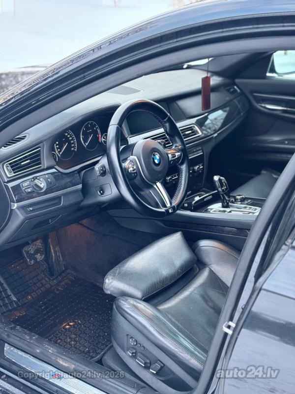 Black BMW 7 Series 2008 in Tartu, with an engine capacity of 3.00 L and mileage of 360 thousand km for 10699 €, photo 11 on AUTOMOTO.COM.LV