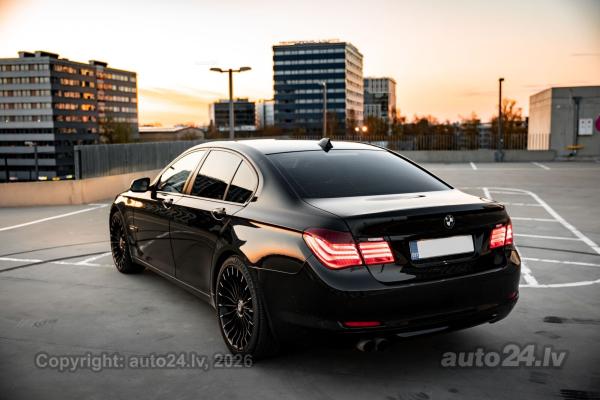 Melns BMW 7 Series 2008 Tallina, ar dzinēja tilpumu 3.00 L un nobraukumu 430 tūkst. km par 7950 €, foto 3 vietnē AUTOMOTO.COM.LV