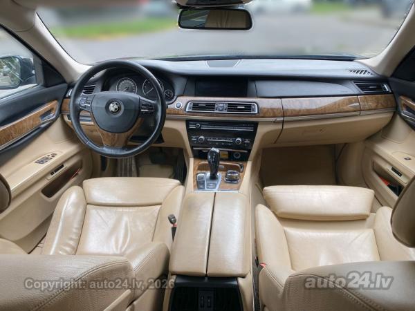 Melns BMW 7 Series 2008 Tallina, ar dzinēja tilpumu 3.00 L un nobraukumu 430 tūkst. km par 7950 €, foto 7 vietnē AUTOMOTO.COM.LV
